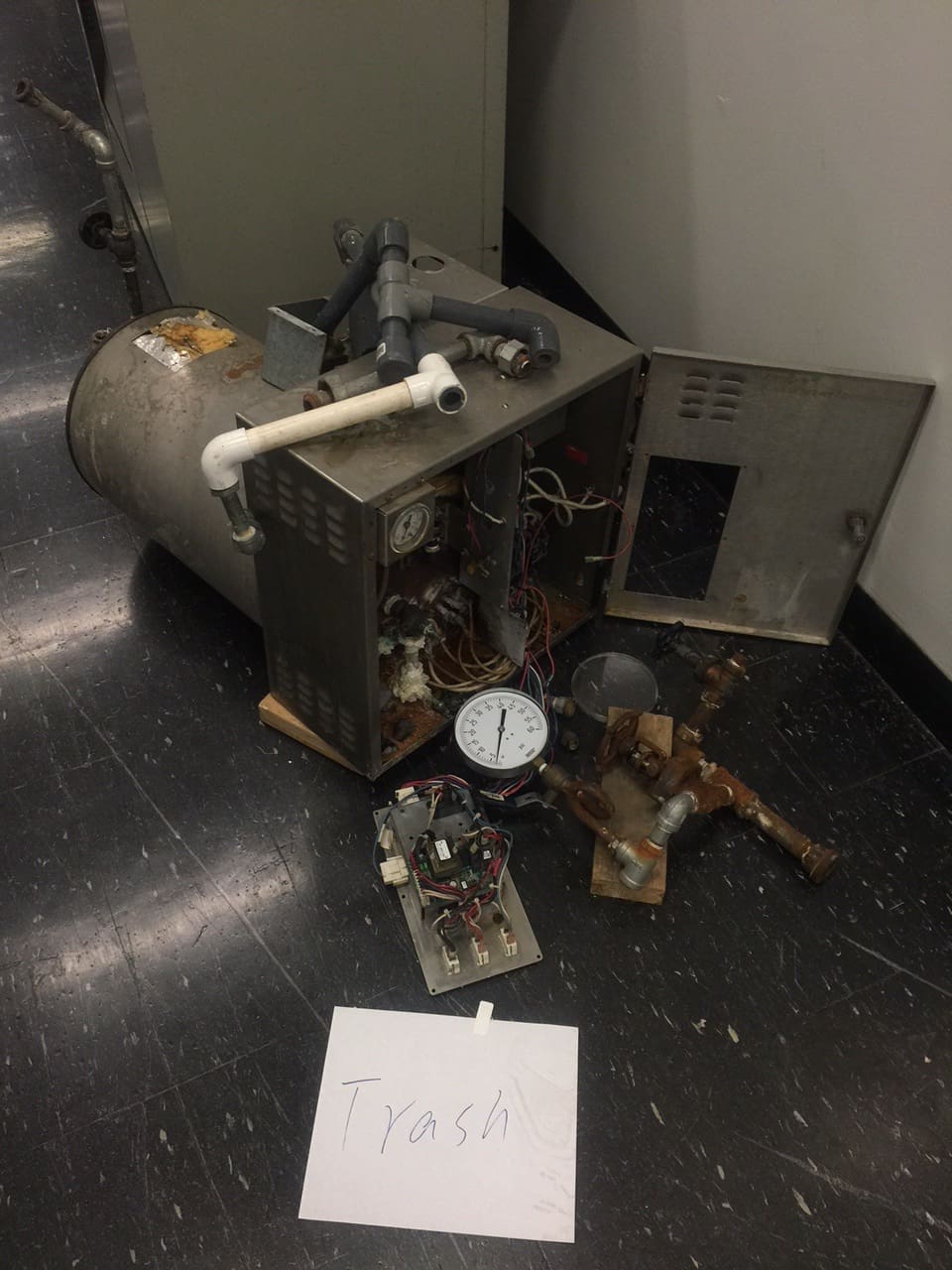 Autoclave for Sale: Is that "Lab" Autoclave Right for YOUR Lab?
